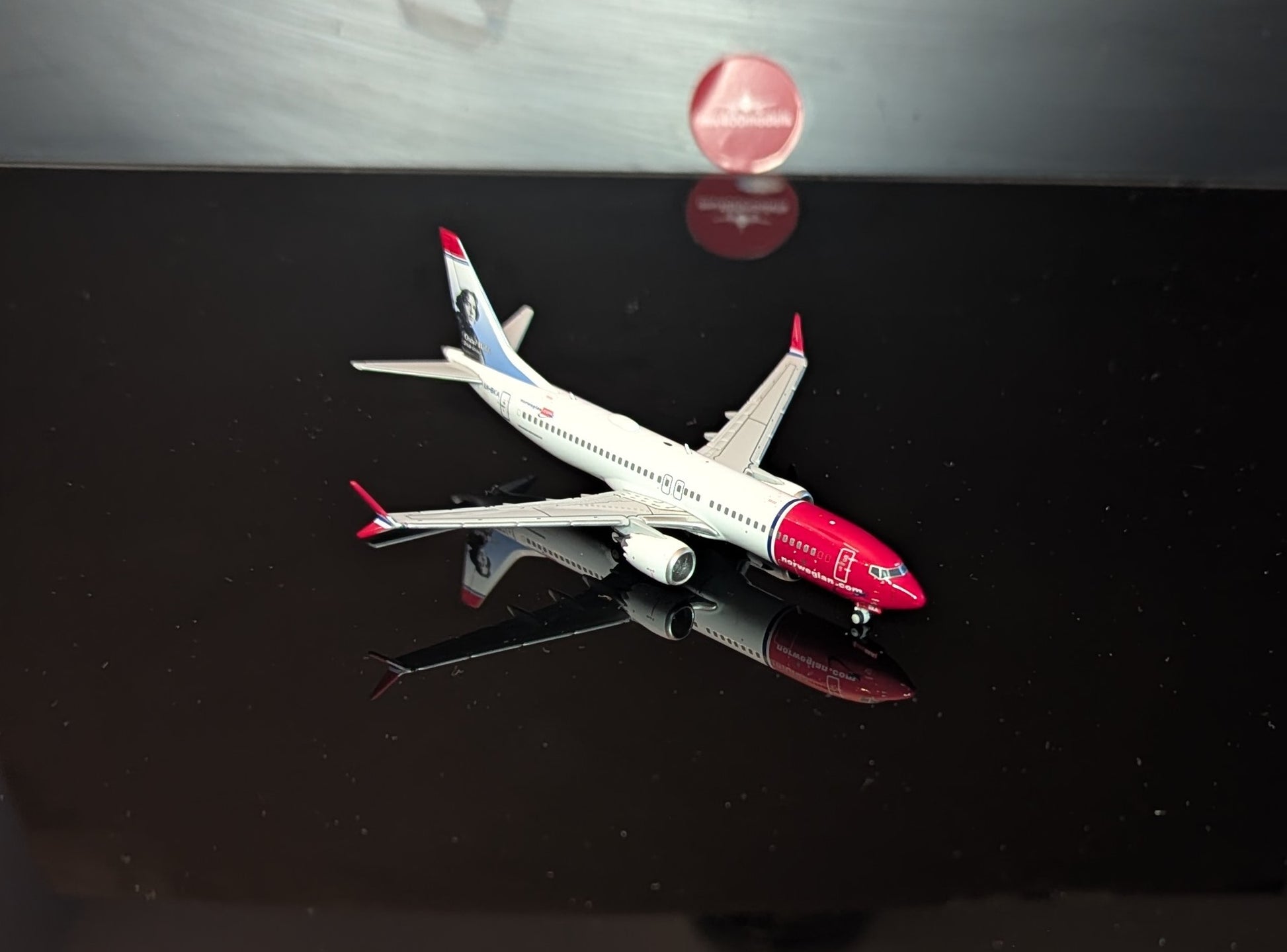 1:400 Norwegian Airlines B737 Max 8 "Oscar Wilde" JC Wings – mv400models