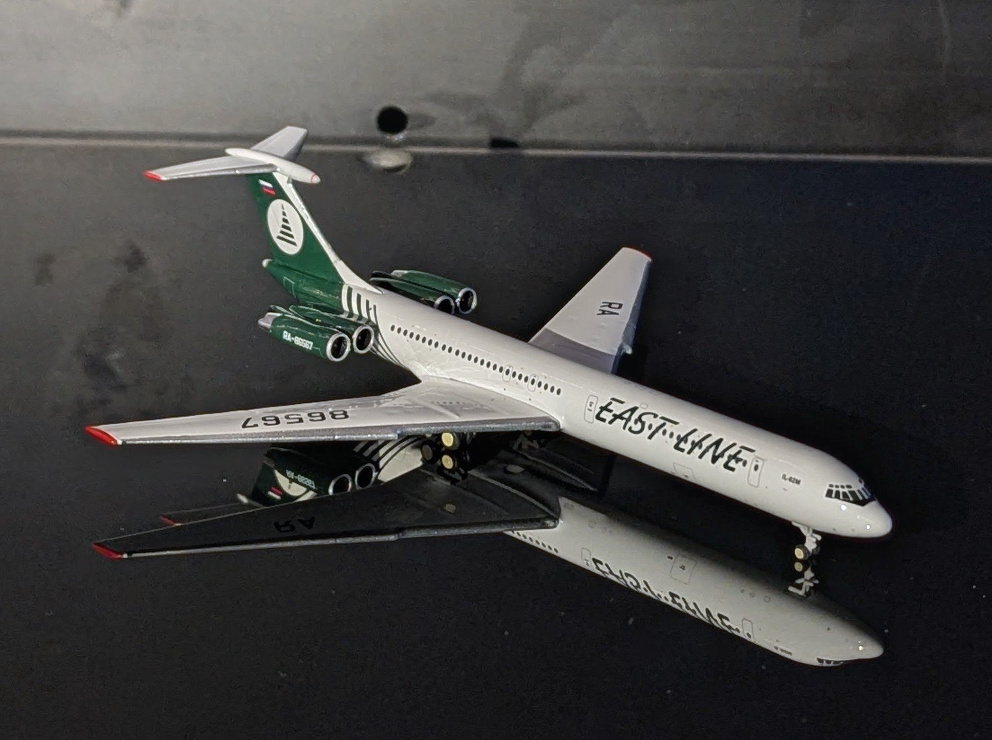 1:400 East Line Airlines IL-62M Phoenix Models – mv400models